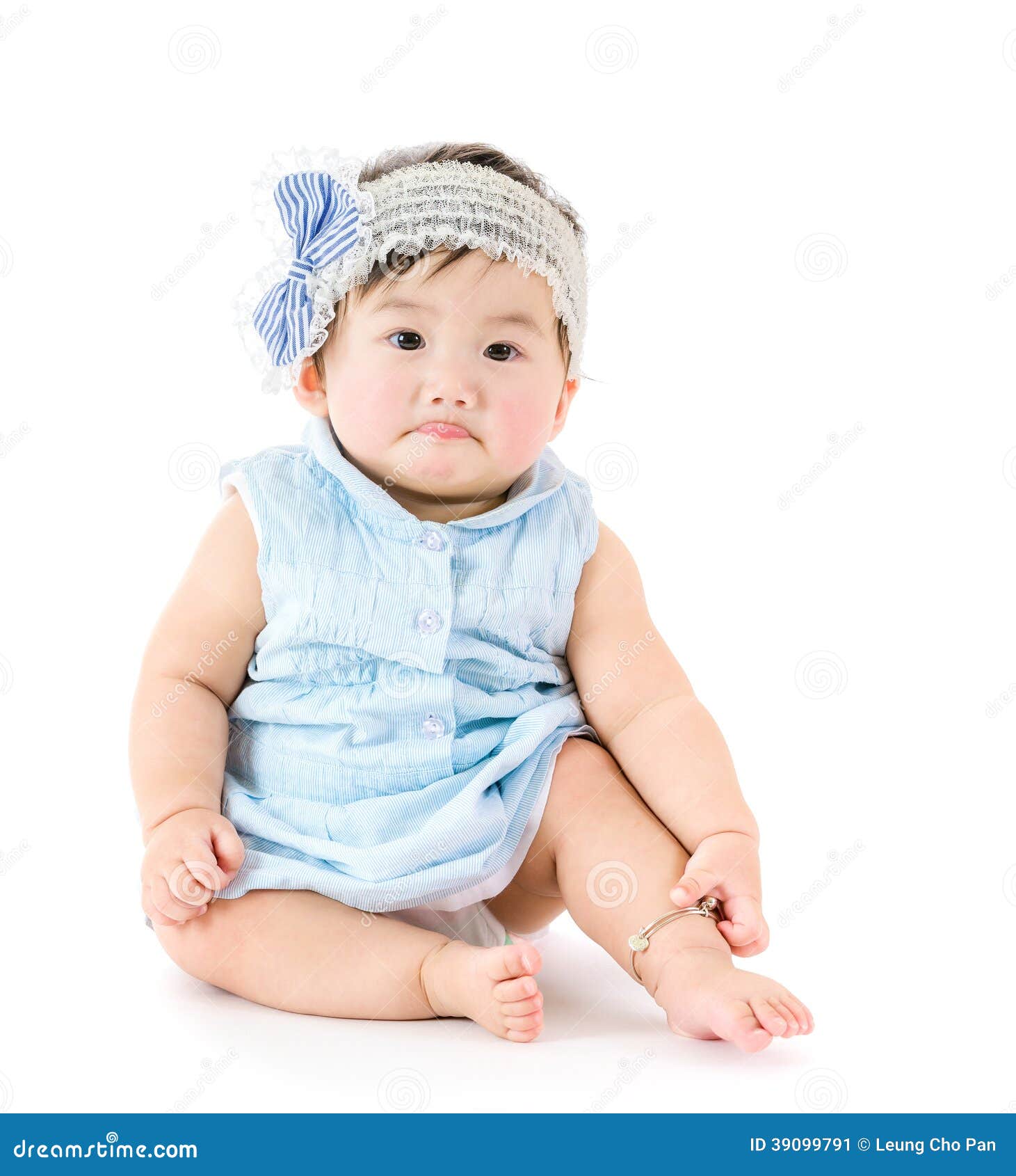 Asain baby feeling sad stock image. Image of feet, background - 39099791