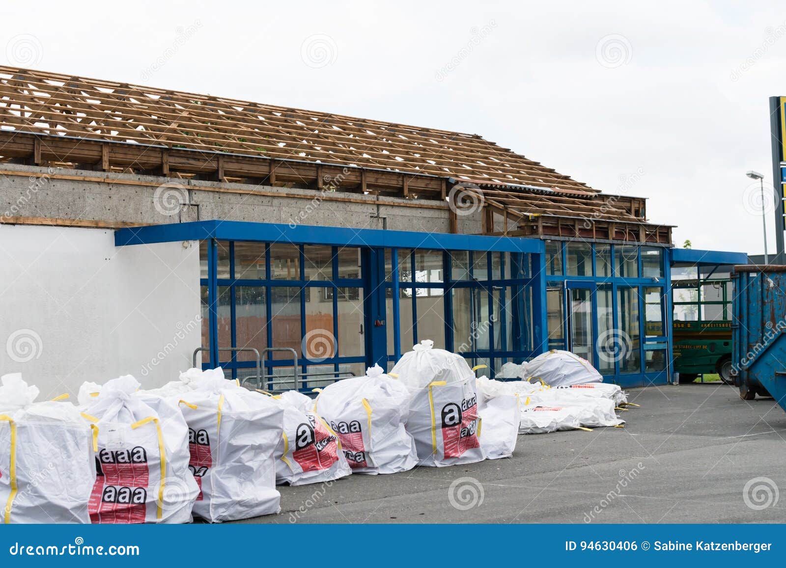 Asbestos removal editorial photo. Image of safety, material - 94630406