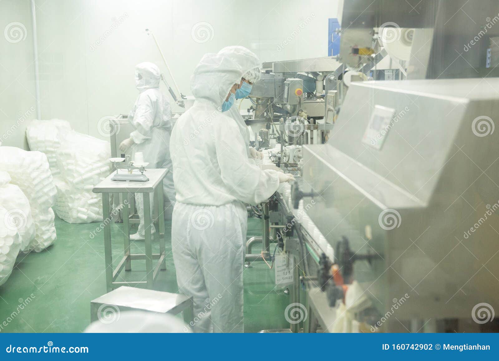 Aseptic Workshop-Pharmaceutical Packaging-Assembly Line Editorial ...
