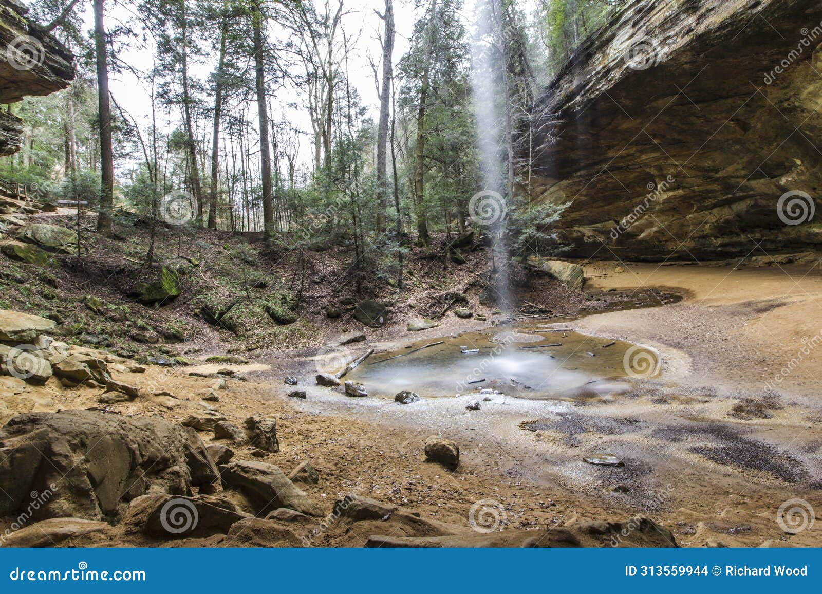 Ash Cave, Hocking Hills State Park, Ohio Stock Photo - Image of cliff ...