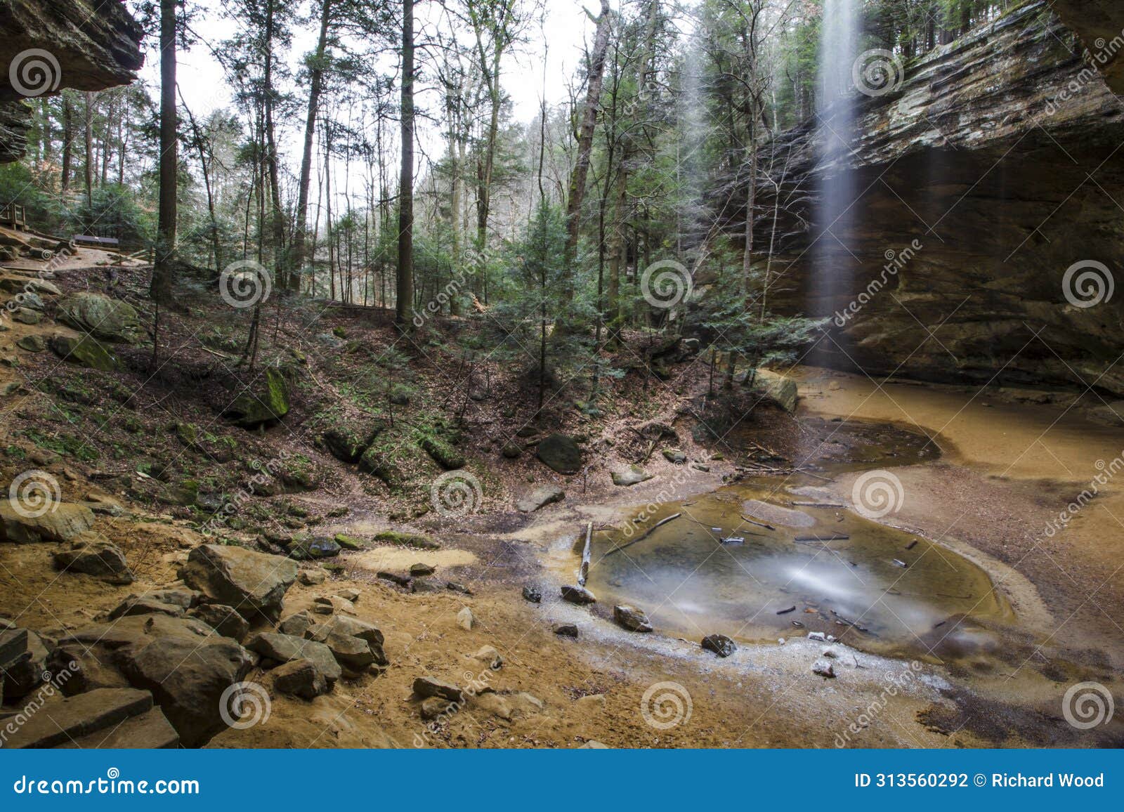 Ash Cave, Hocking Hills State Park, Ohio Stock Photo - Image of inside ...