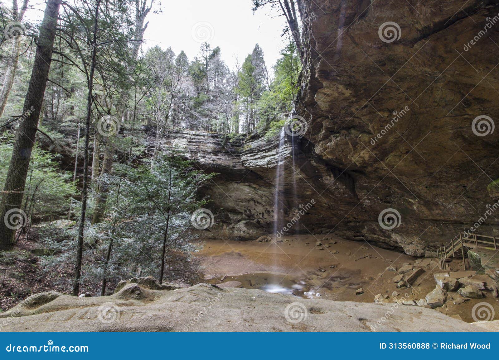 Ash Cave, Hocking Hills State Park, Ohio Stock Photo - Image of ...