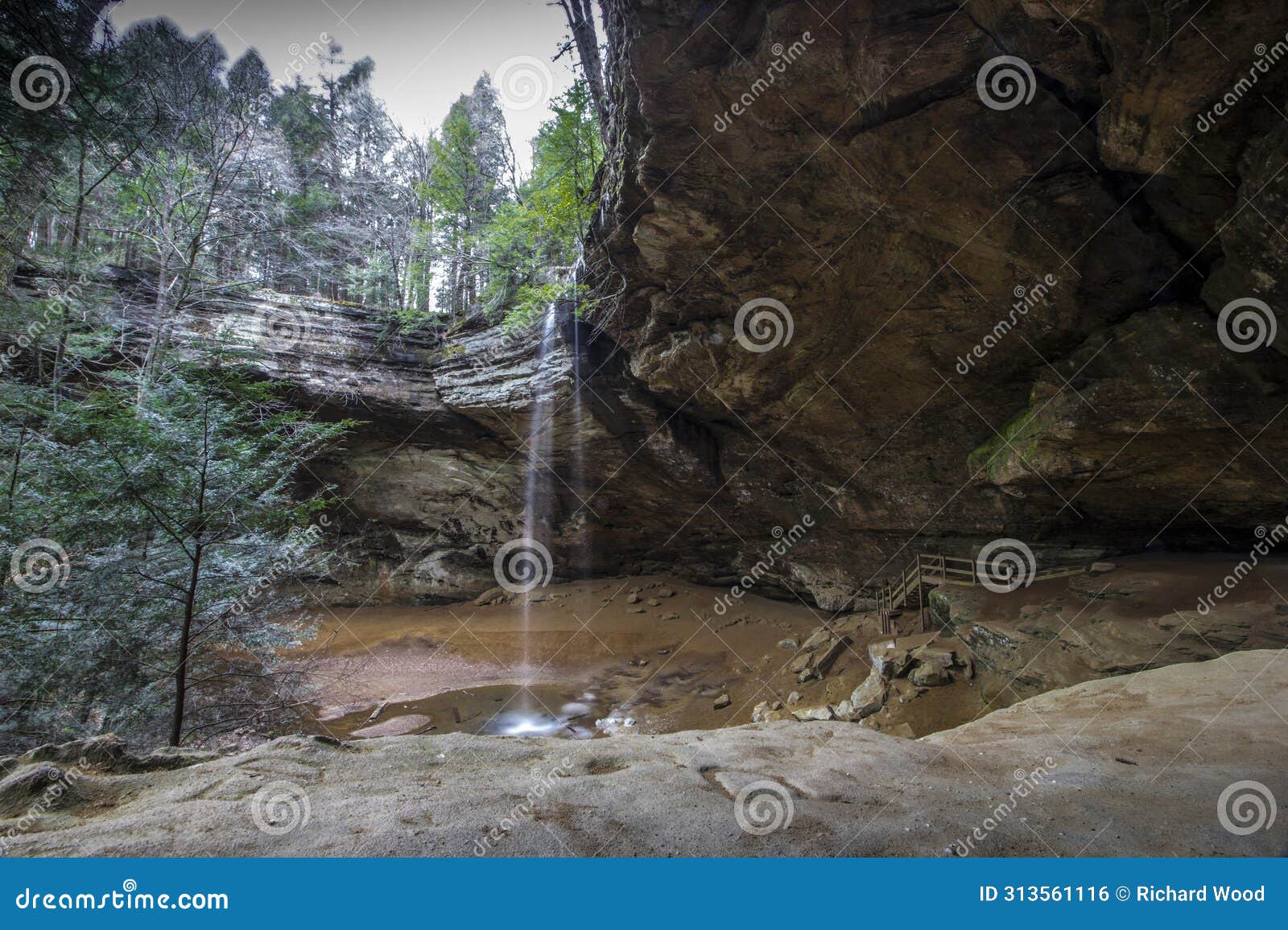 Ash Cave, Hocking Hills State Park, Ohio Stock Photo - Image of park ...