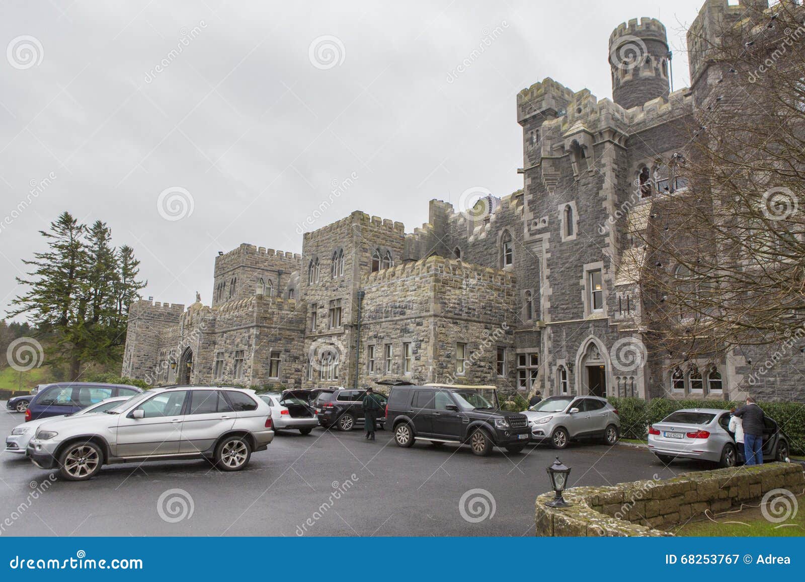 The Ashford Castle and the Parking Lot Editorial Photography - Image of ...