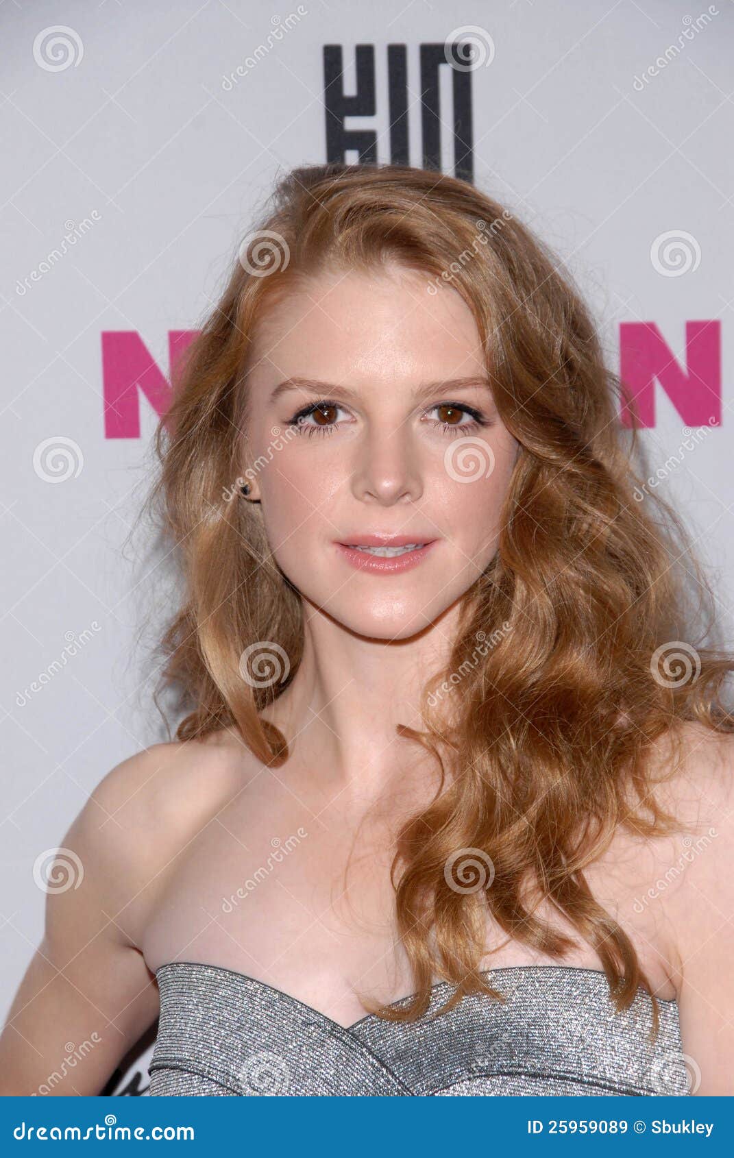 Ashley Bell image stock éditorial. Image du émission - 25959089