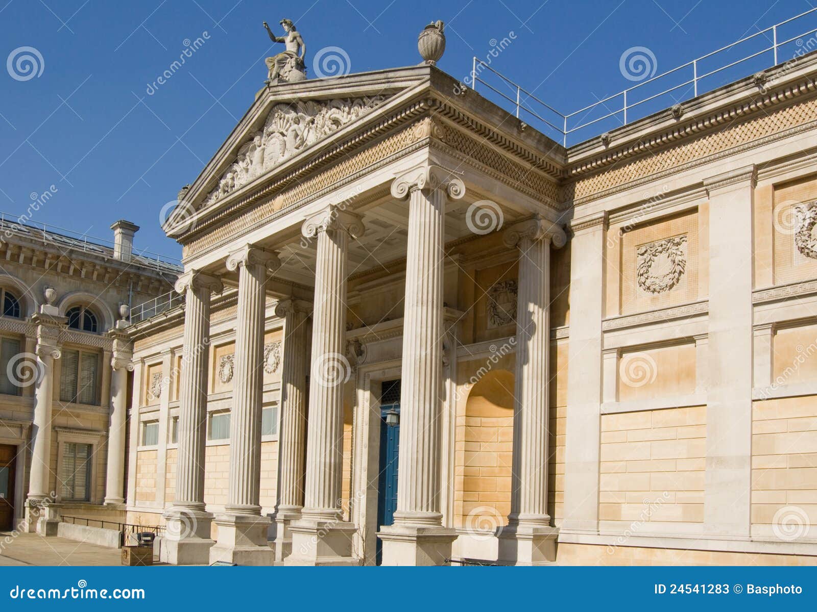 Ashmolean Museum Facade, Oxford Stock Image - Image of horizontal ...