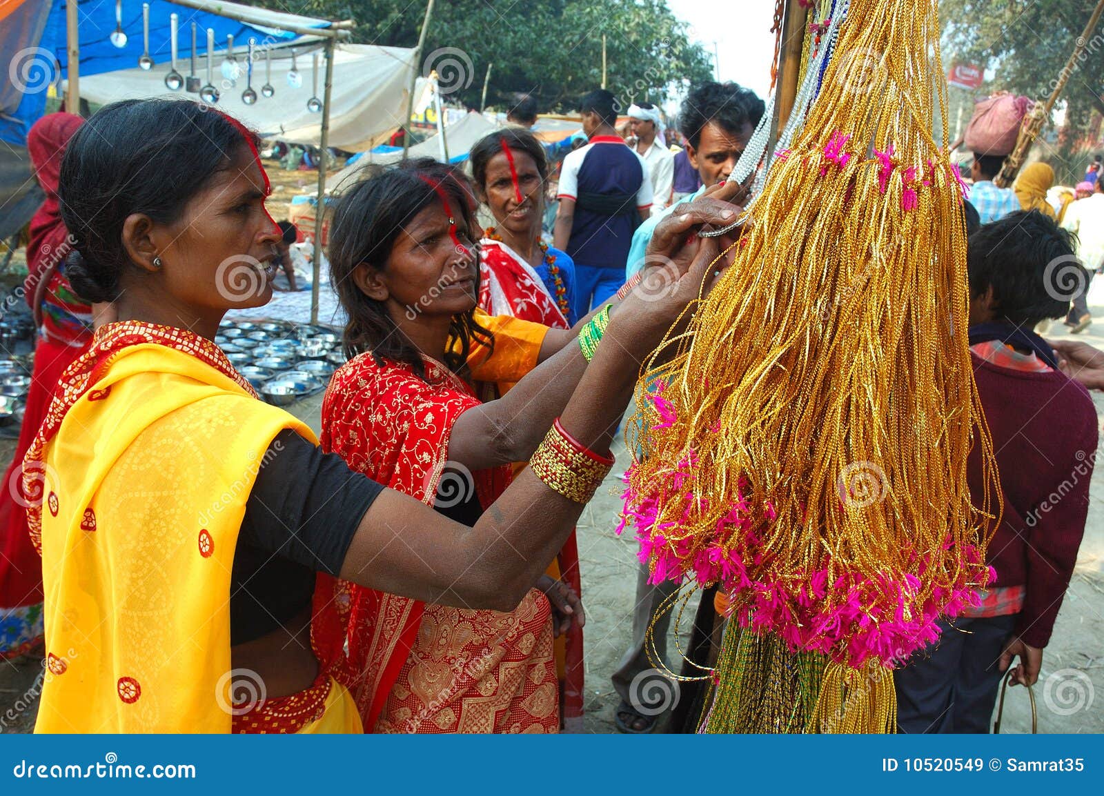 Asiaâ€™s Biggest Cattle Fair. Editorial Stock Image - Image of cattle ...
