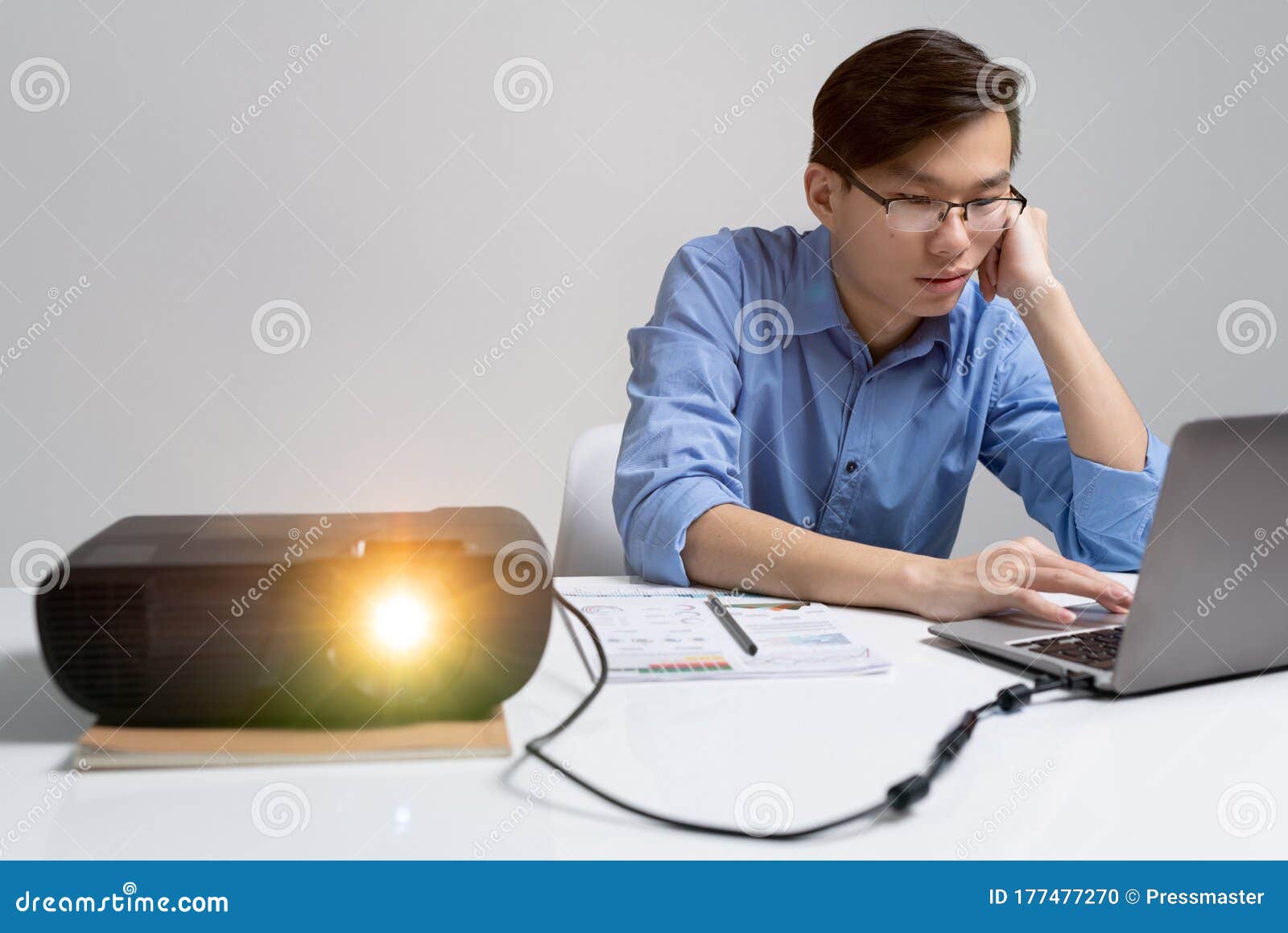 Asian Analyst Working on Presentation Stock Photo - Image of thinking ...