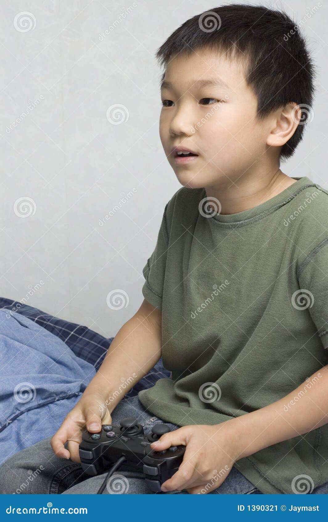 Asian boy gamer stock image. Image of play, xbox, computer - 1390321