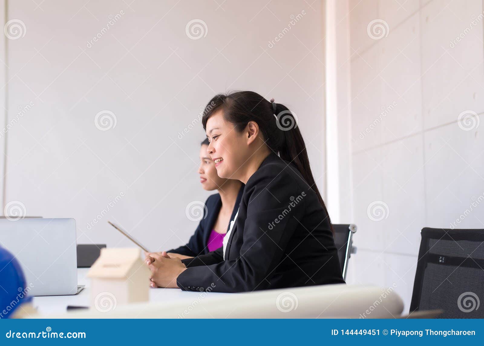Asian Business People in Room Meeting,Team Group Discussing Together in ... Asian Business People in Room Meeting,Team Group Discussing Together in ...