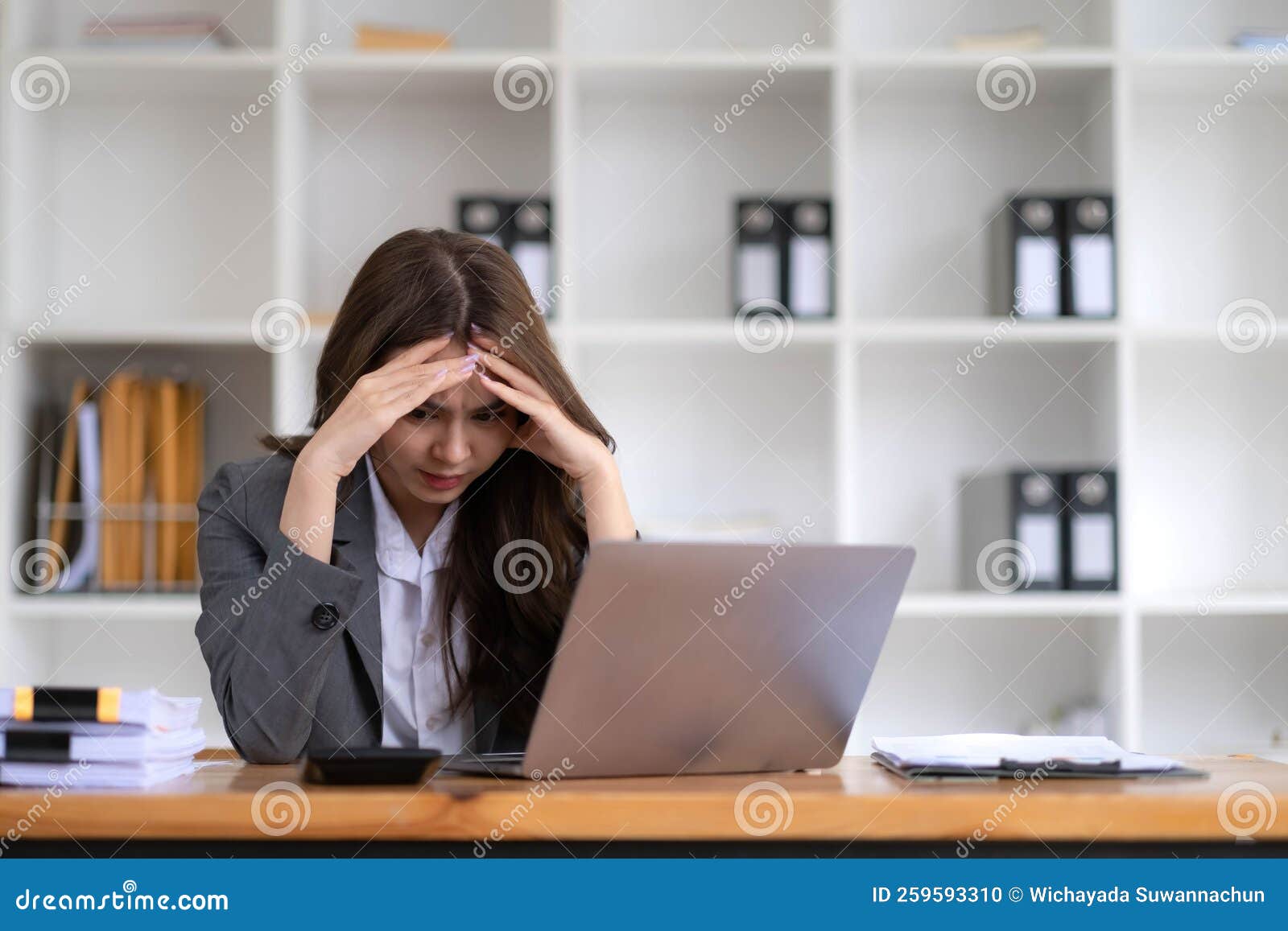 Asian Businesswoman are Serious at Work Causing Headache Stressed Out ...