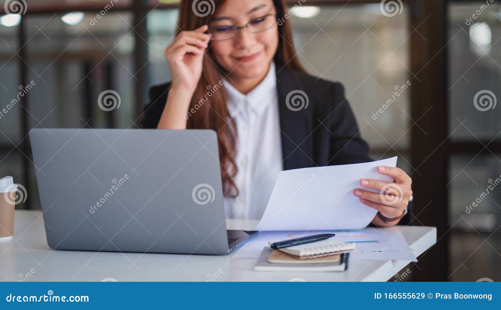 162,754 Computer Paperwork Stock Photos - Free & Royalty-Free Stock ...