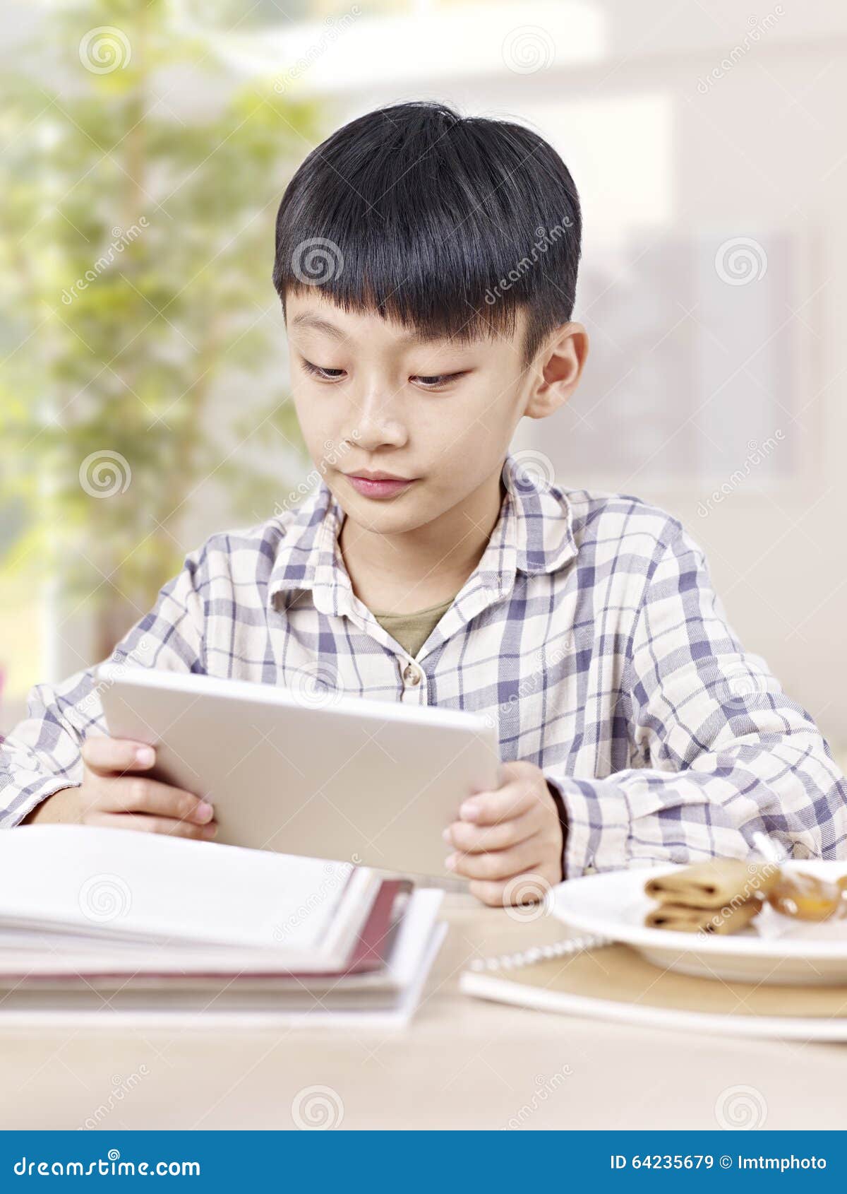Asian Child Using Tablet Computer Stock Image - Image of ipad, kong ...