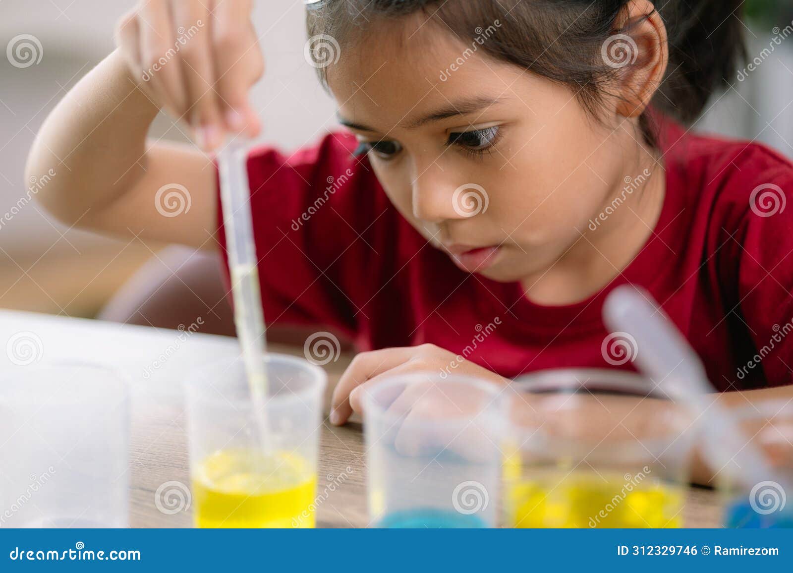 Asian Girl Doing Chemical Experiments at the Lab Stock Photo - Image of ...