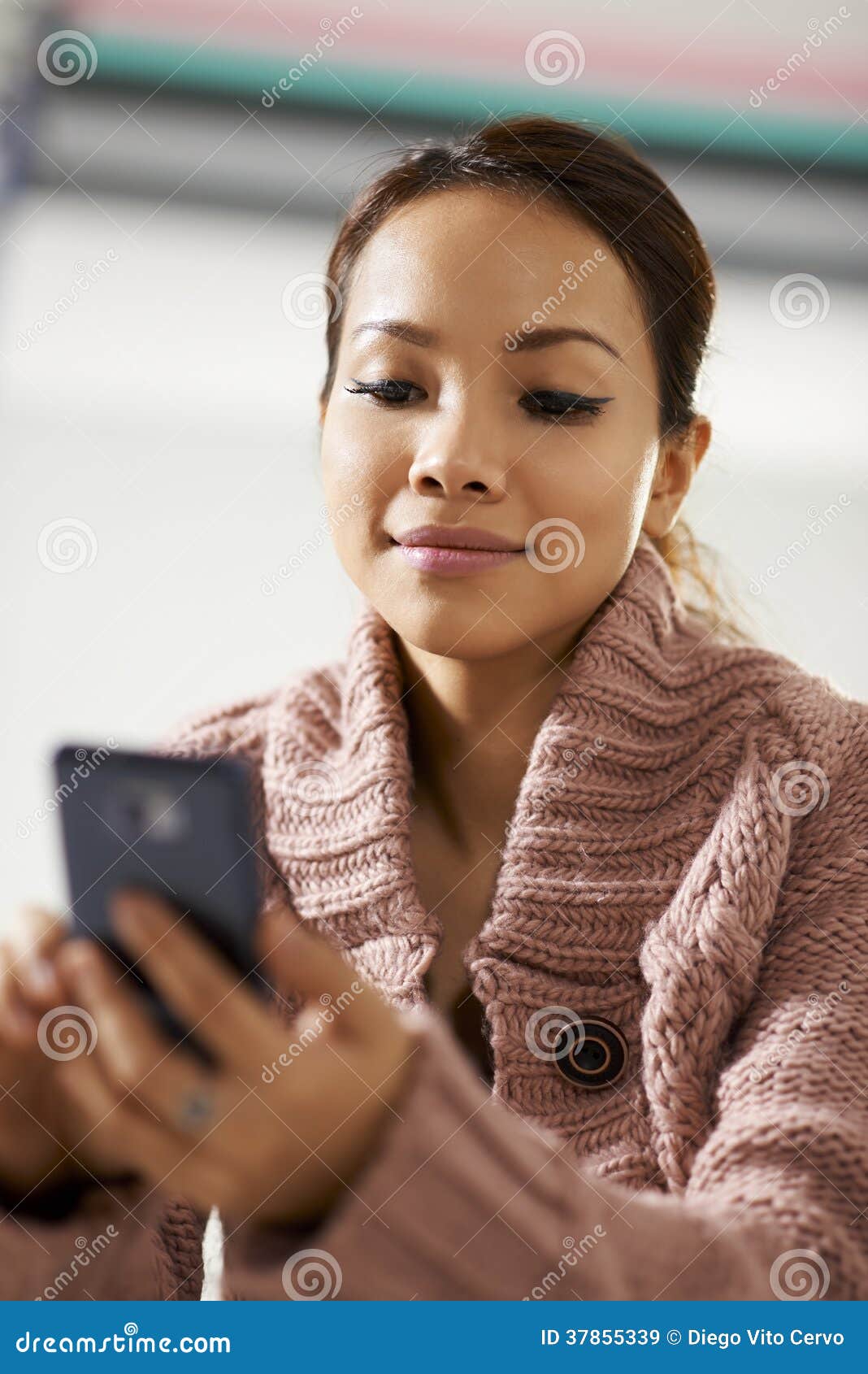 Asian Girl Reading Sms on Smarthphone Stock Image - Image of cheerful ...