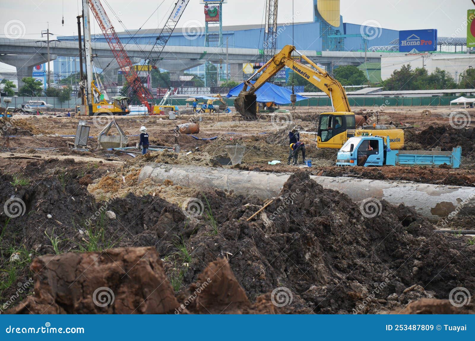 Asian Labor People and Thai Labour Workers Use Machine and Heavy ...