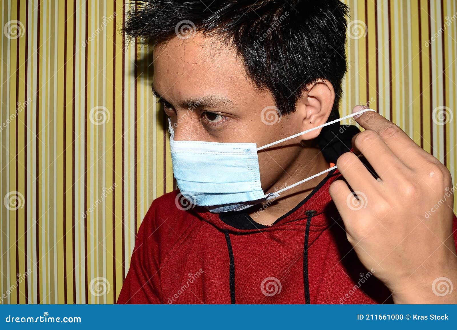 Asian man wear a mask stock photo. Image of awareness - 211661000