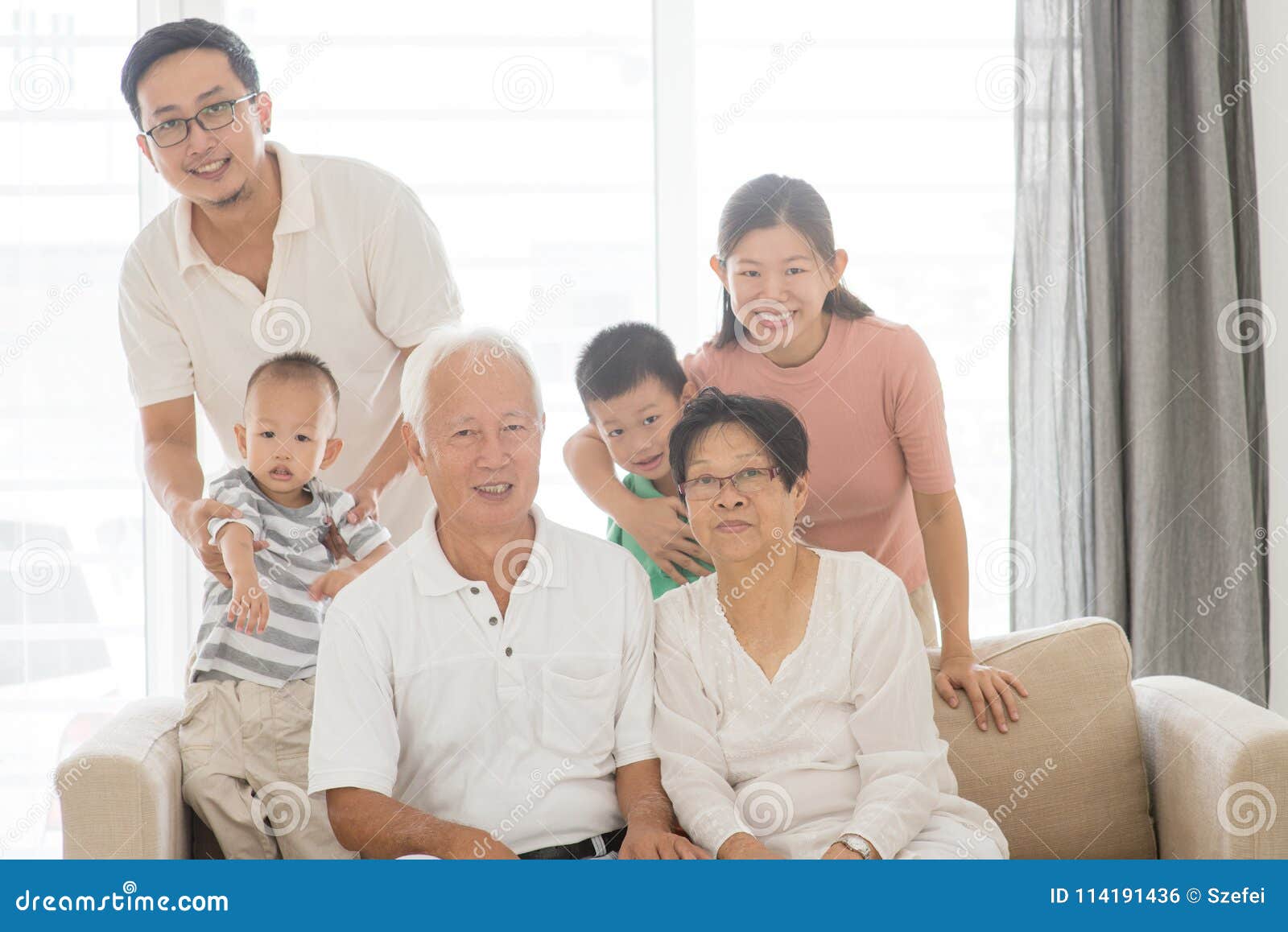 786 Generations Family Portrait Asian People Stock Photos - Free ...