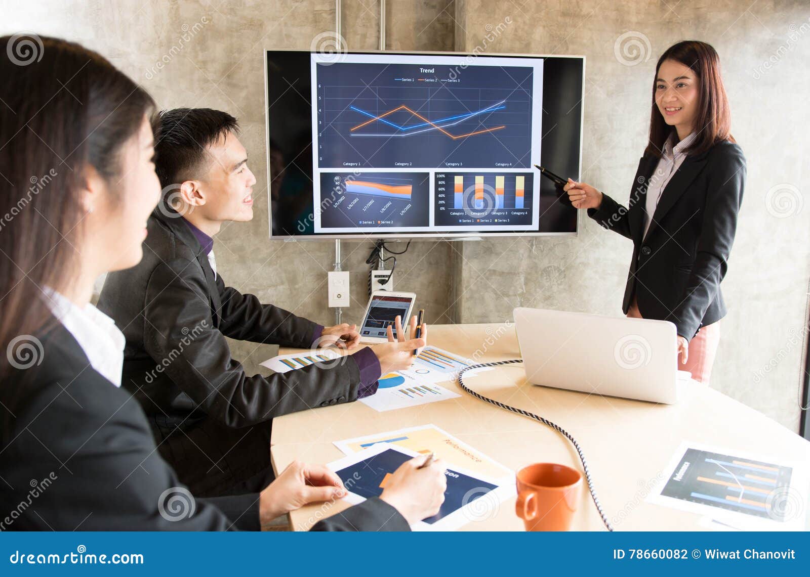 Asian Office Worker in Presentation Stock Photo - Image of worker ...