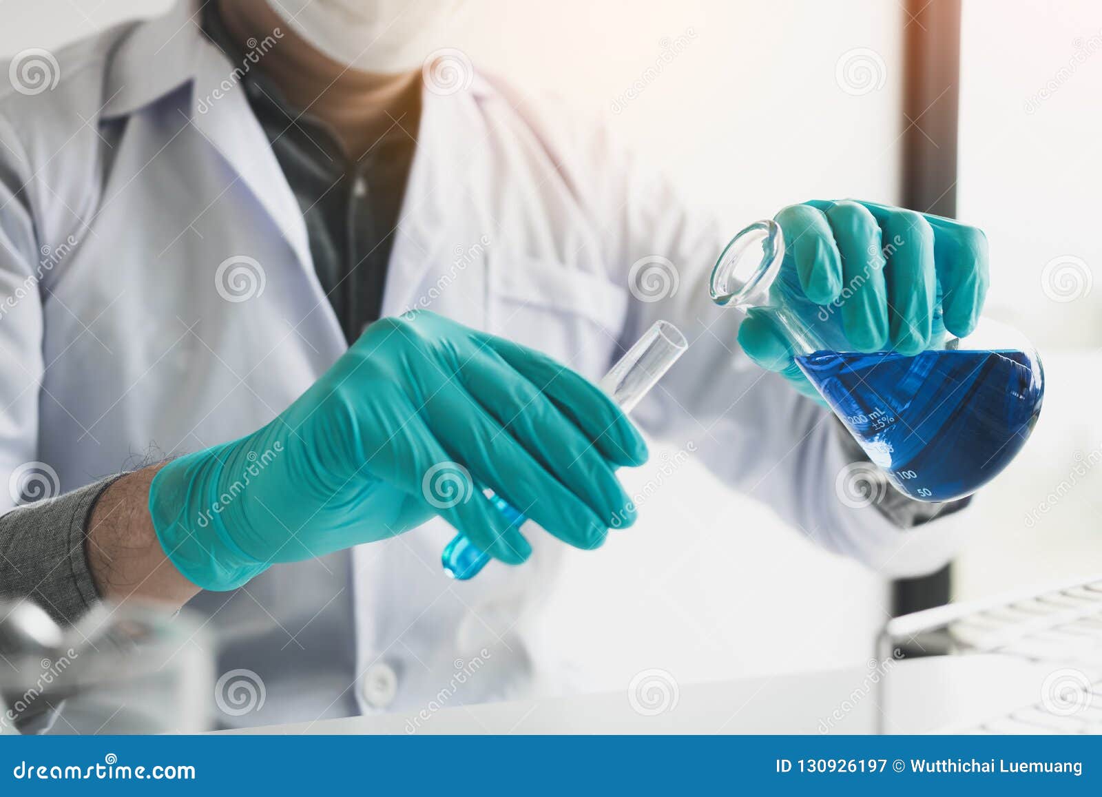 Asian Scientist Doing Chemistry Experiment in Elementary Science Stock ...