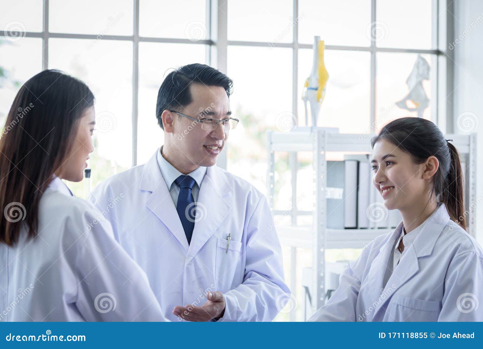 Asian Scientist Team Have Meeting in Laboratory Stock Image - Image of ...