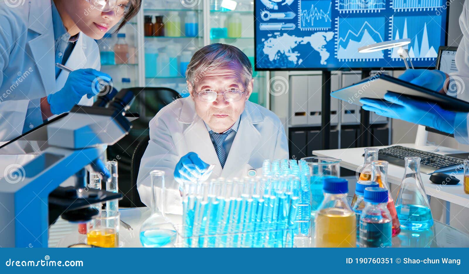 Asian Scientist Team Meeting Stock Image - Image of doctor, chemistry ...