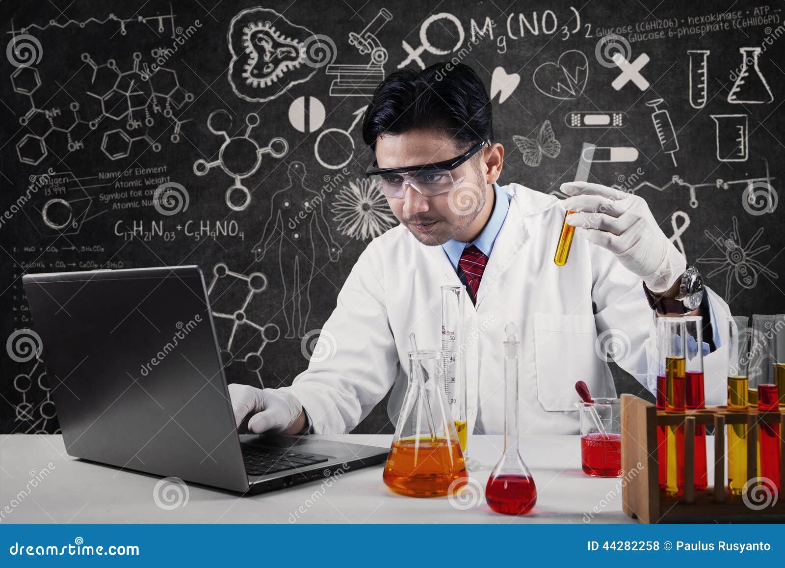 Asian Scientist Working in Laboratory Stock Photo - Image of japanese ...