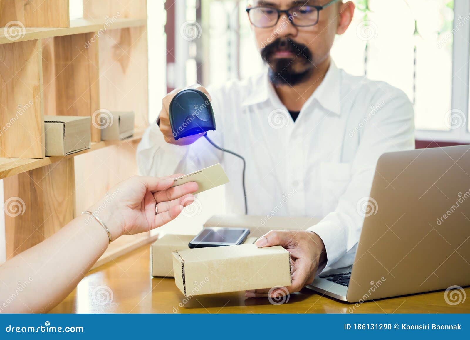 Customer Read And Sign Agreement Stock Photo | CartoonDealer.com #22717350