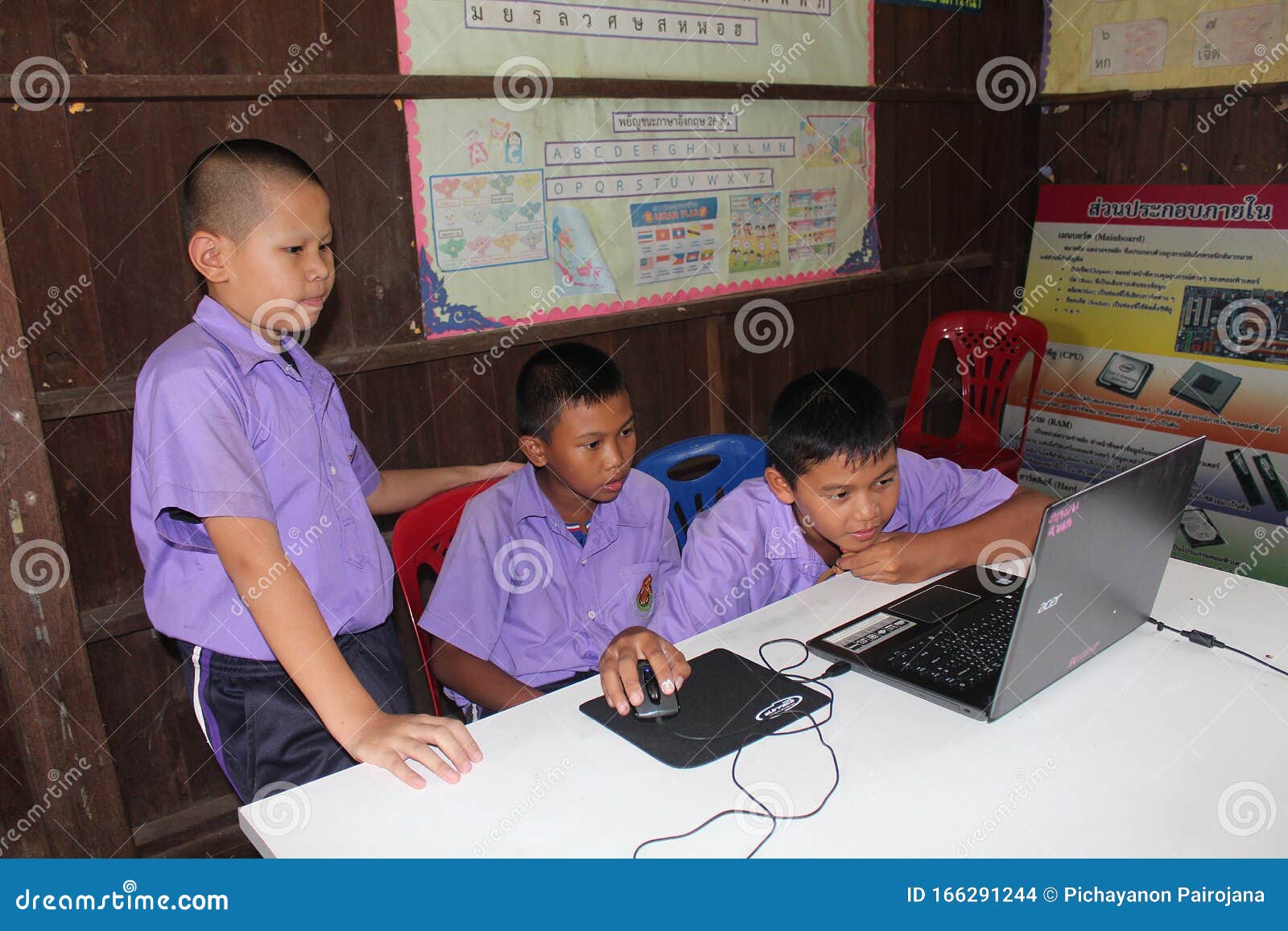 Asian Students are Using the Computer. Editorial Stock Image - Image of ...