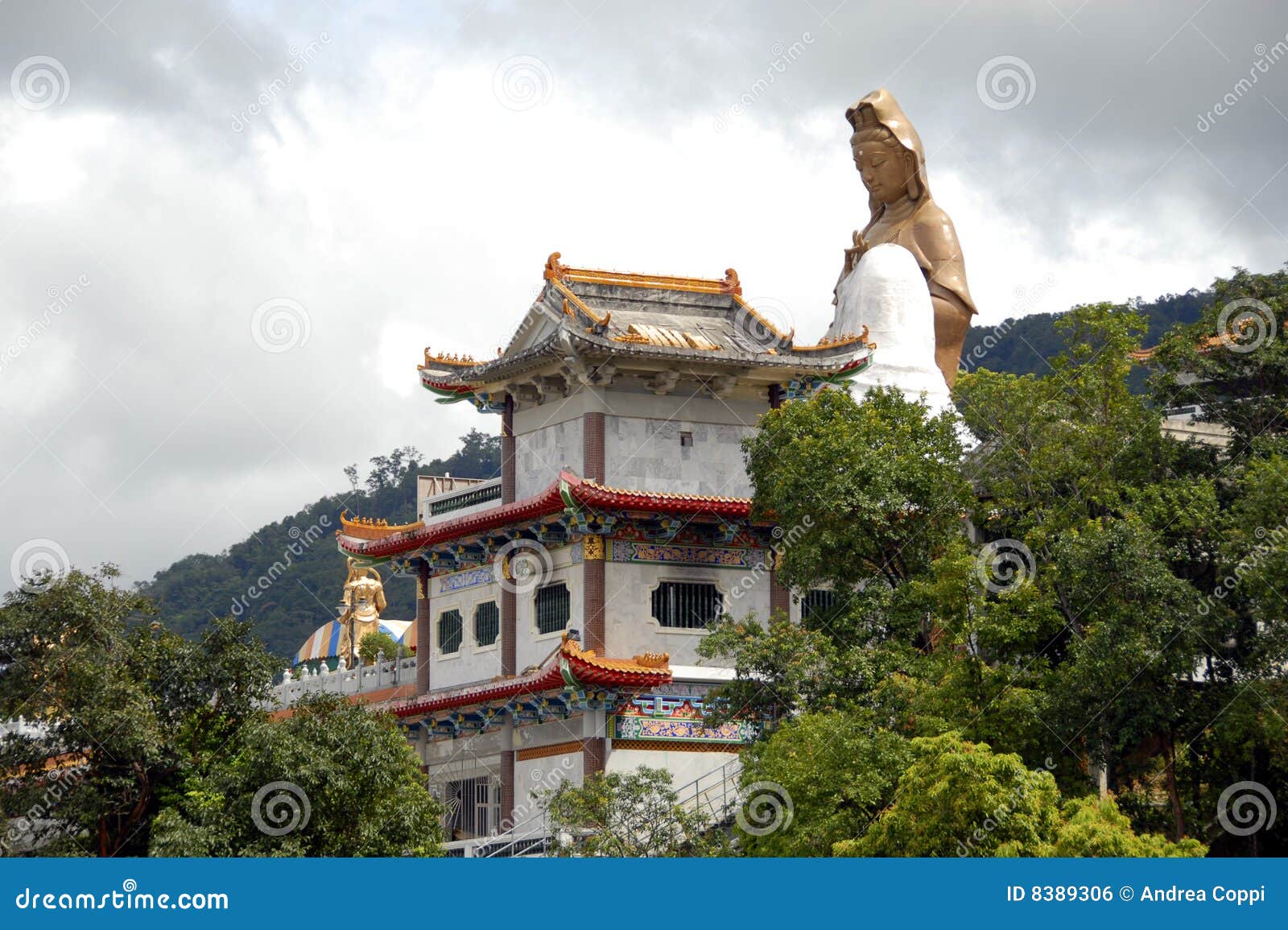 Asian Temple with Giant Buddha Stock Photo - Image of buddhismus ...