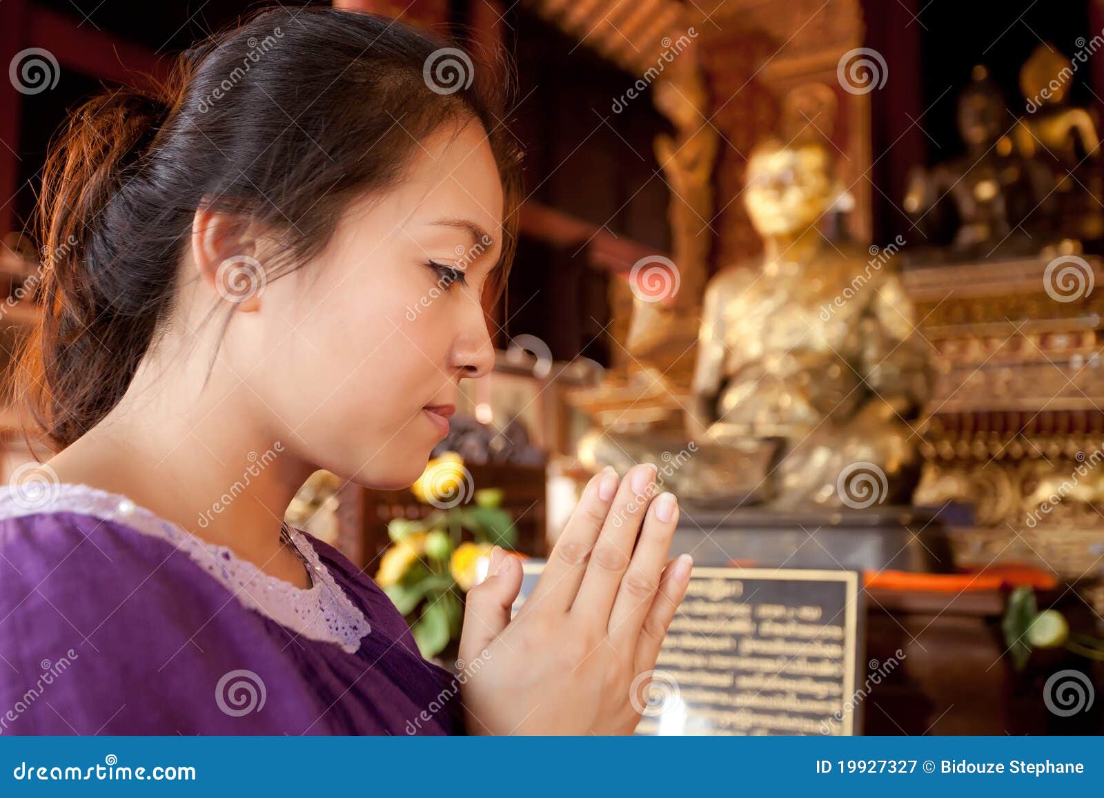Asian woman praying stock image. Image of buddha, worship - 19927327