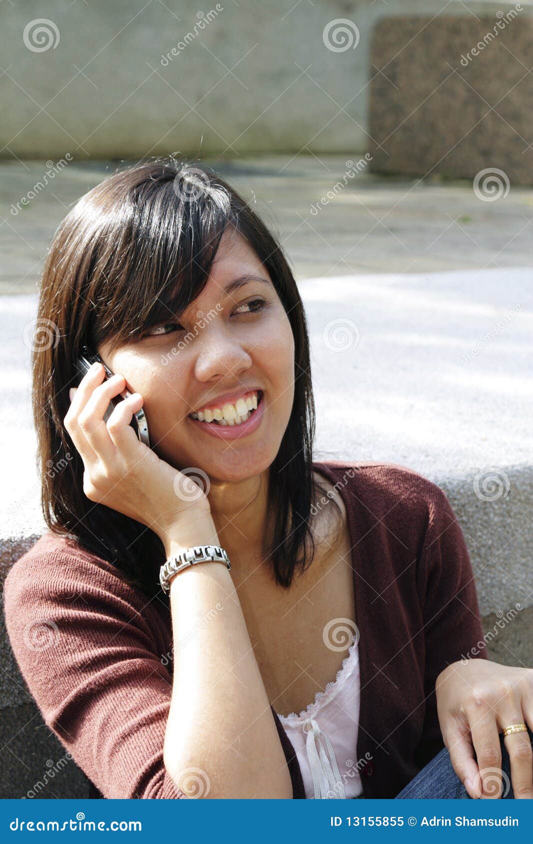 Asian Woman Using Cellphone Stock Image - Image of cellphone, beautiful ...