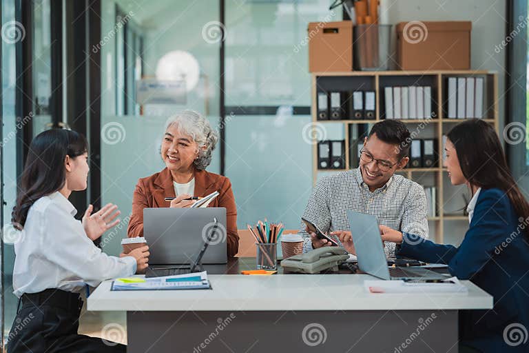 Asian Workshop Participant Team Building in Small Group Discussions ...