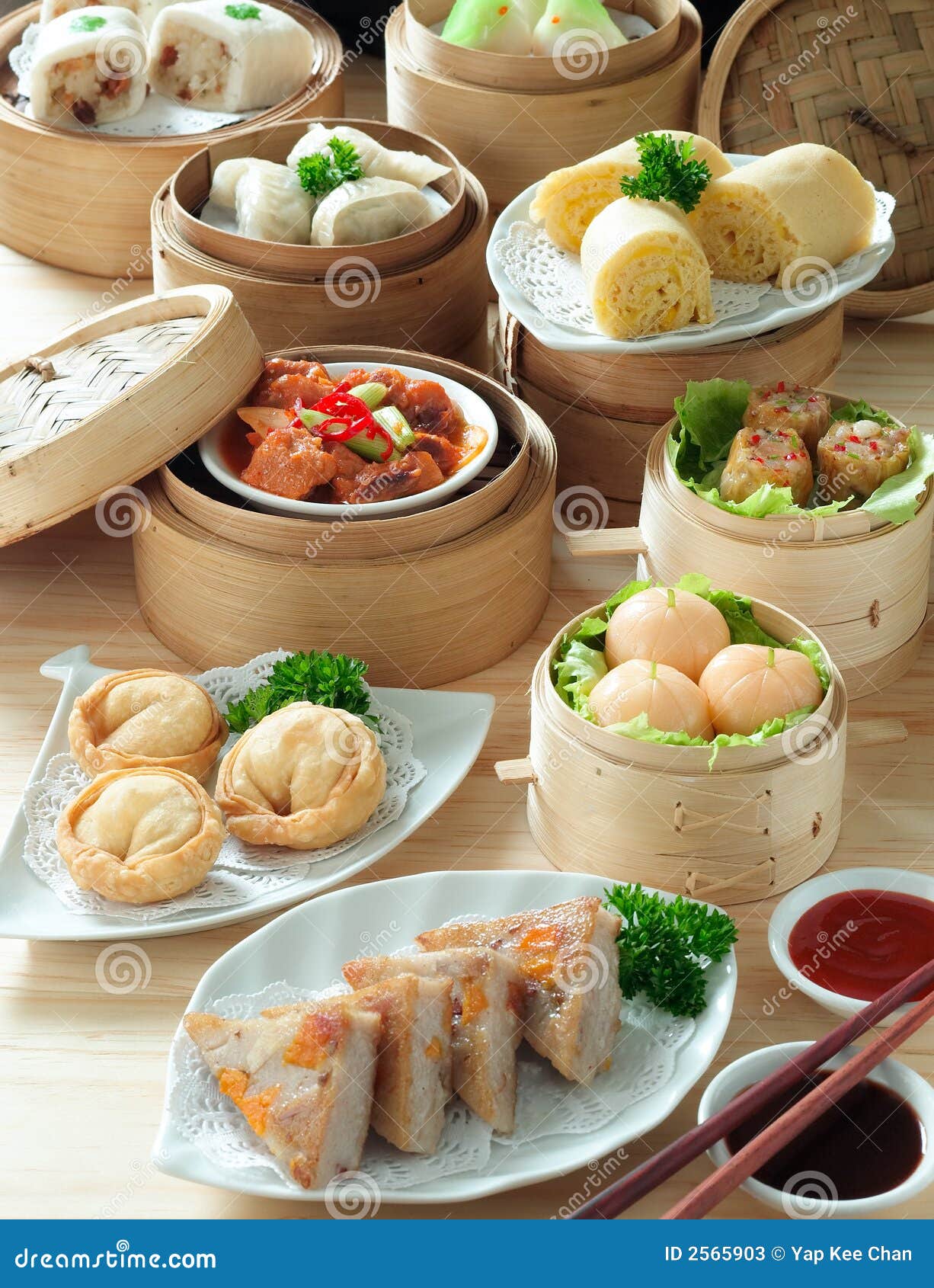 Asiatische Küche stockbild. Bild von bambus, fest, lokal - 2565903