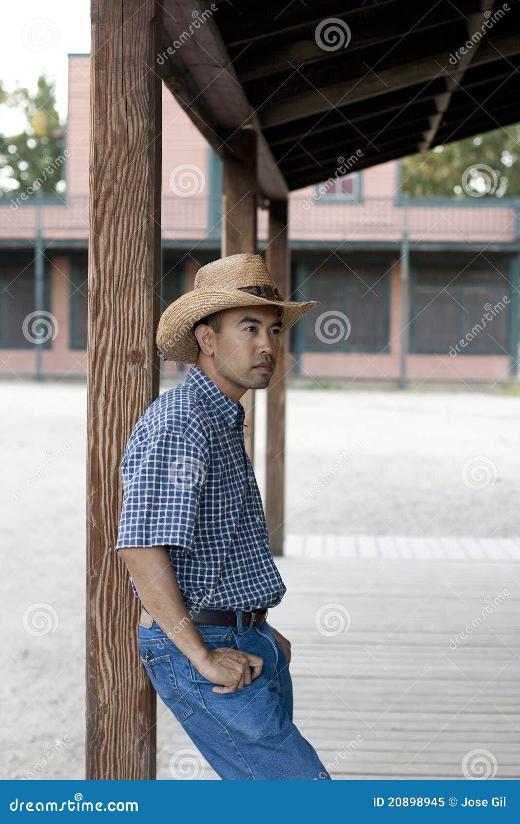 Asiatisk cowboy fotografering för bildbyråer. Bild av beskåda - 20898945