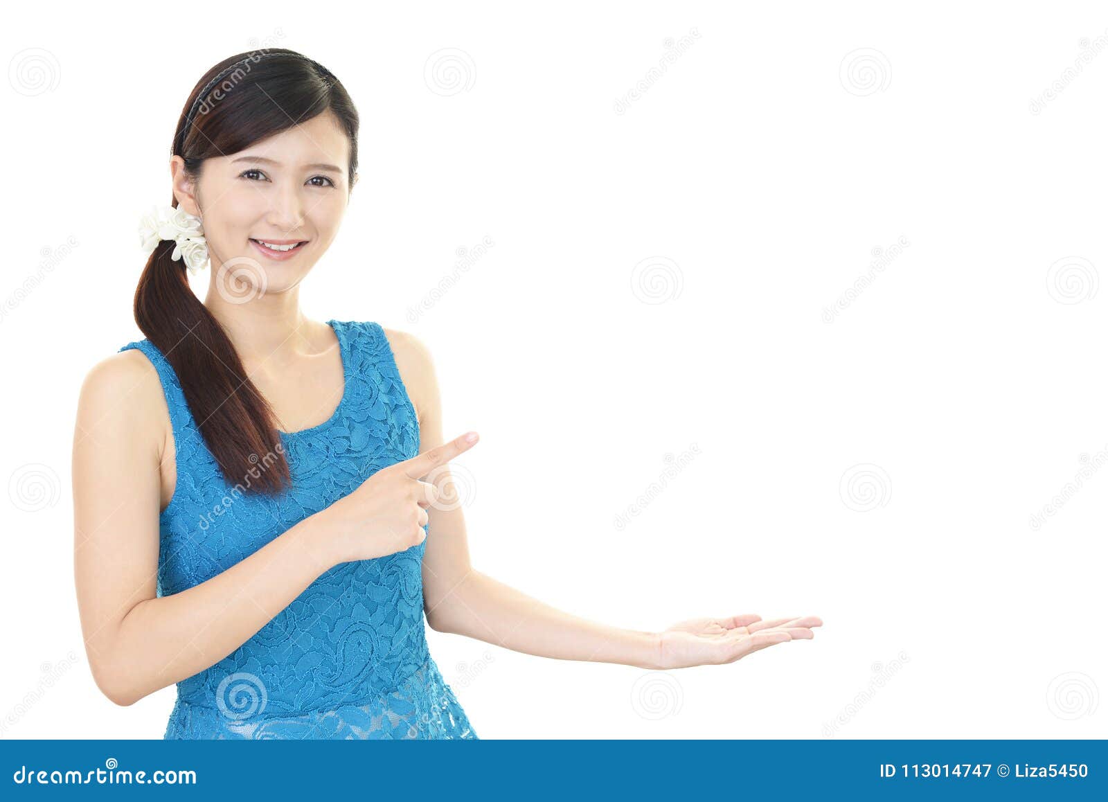 Asiatisk pekande kvinna fotografering för bildbyråer. Bild av kinawa ...