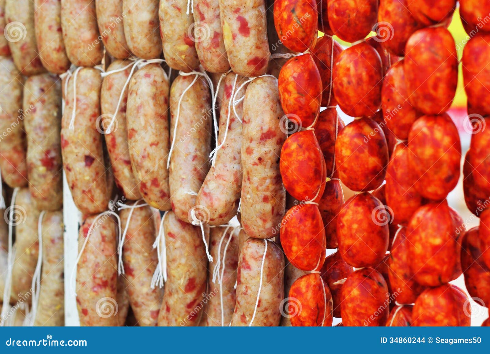 Asien-Wurst Im Markt - Rote Wurst Stockfoto - Bild von porzellan ...