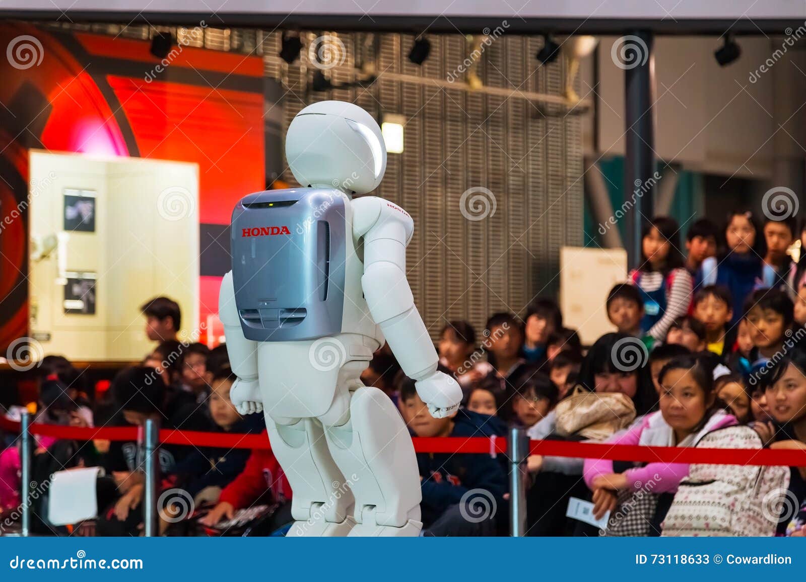 Asimo, de humanoidrobot redactionele stock foto. Image of beweging ...