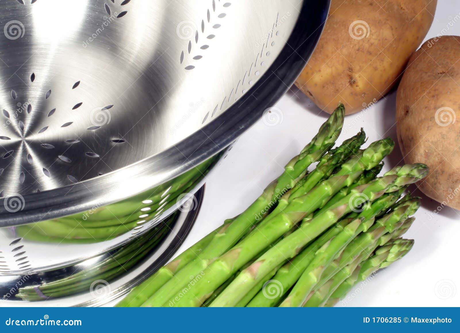 Asparagus, Potatoes and Colander Stock Image - Image of diet, food: 1706285