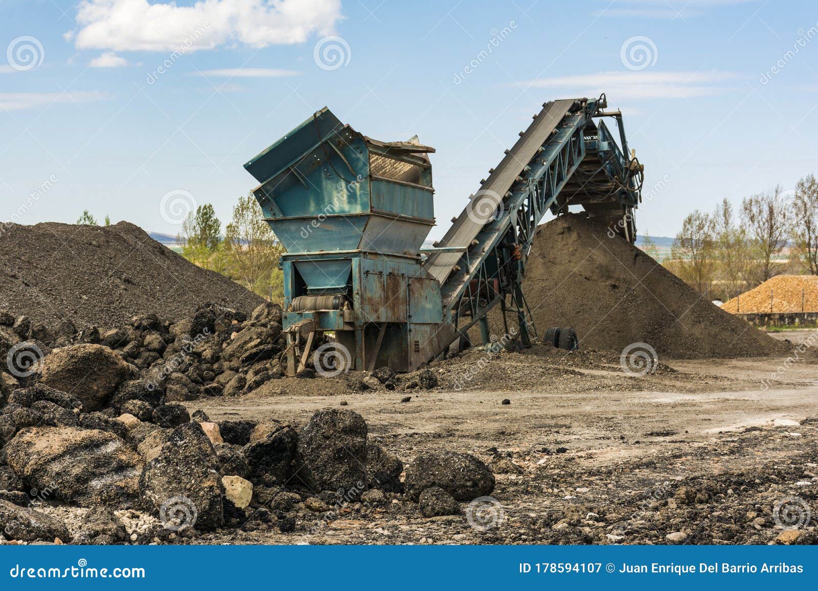Asphalt Processing And Recycling Plant, Transformation Into Gravel ...