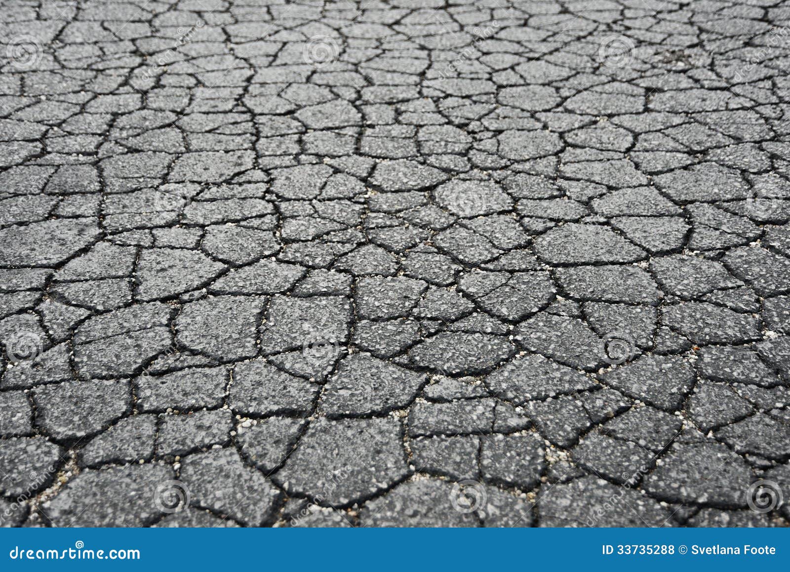 Asphalt Road agrietado foto de archivo. Imagen de calle - 33735288