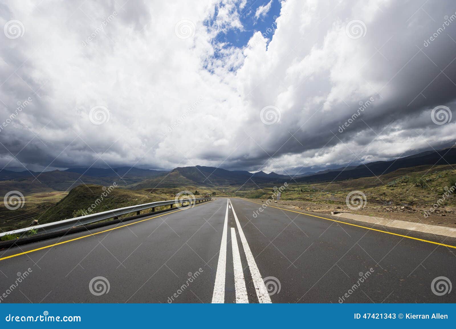Asphalt Road Leading into the Distance Stock Image - Image of epic ...