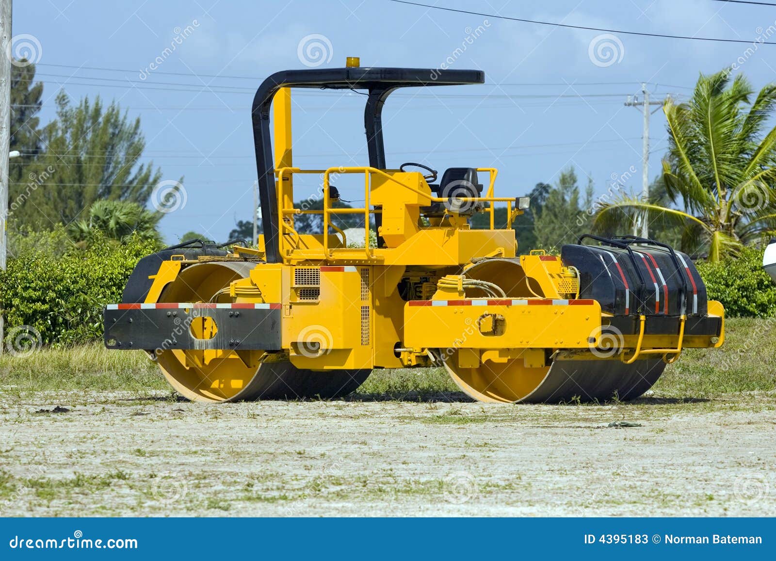 Asphalt roller stock image. Image of construction, equipment - 4395183
