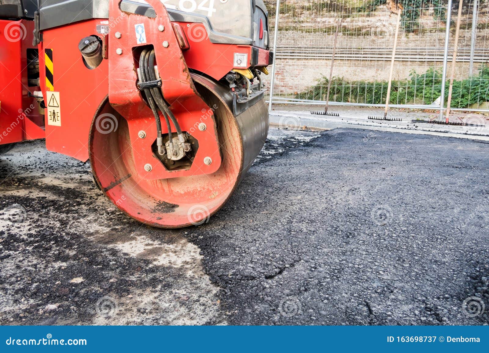 An asphalt roller stock image. Image of road, pave, machine - 163698737