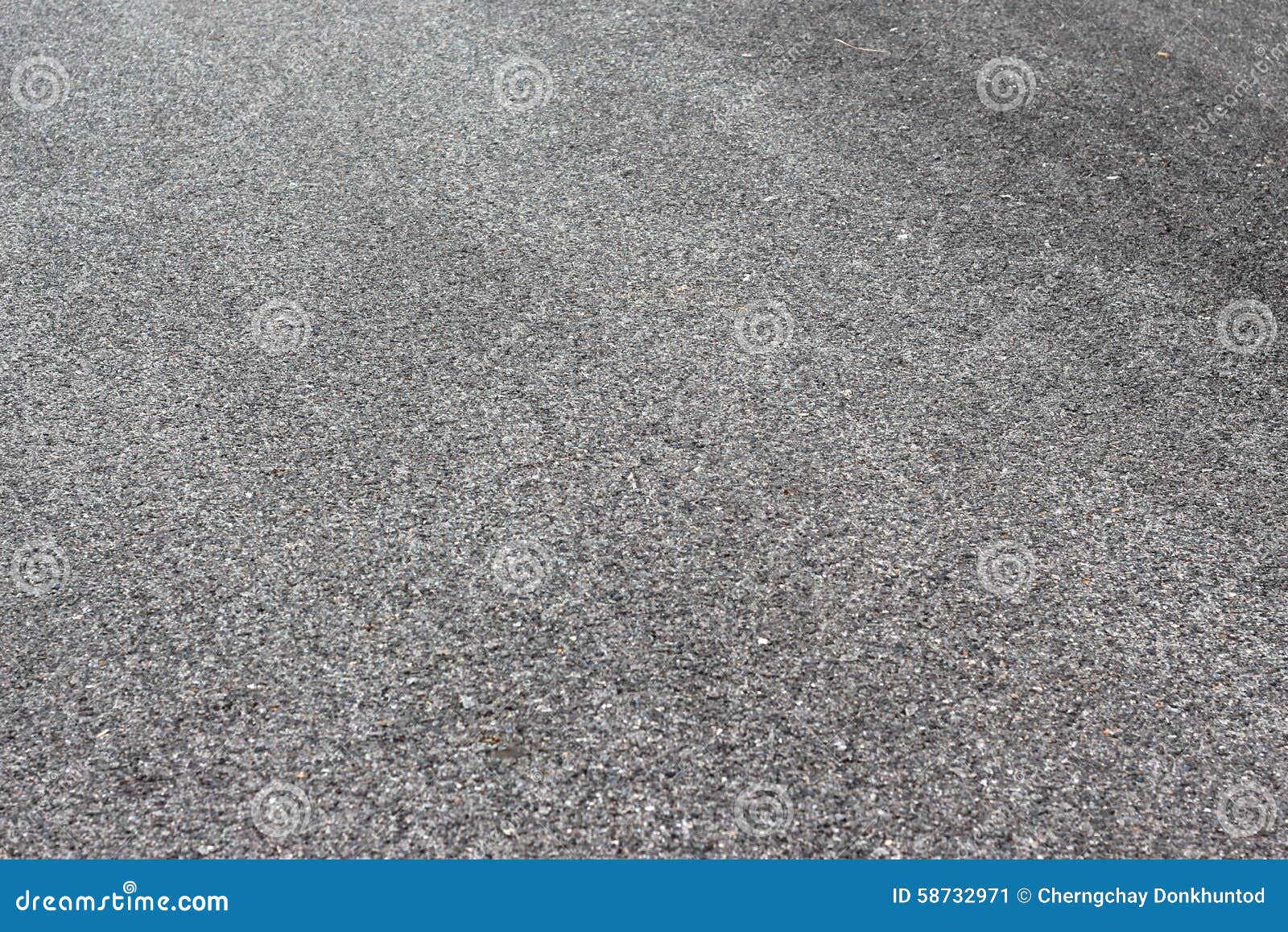 Asphalte Humide De Rue Avec Des Roches Et La Texture Approximative ...