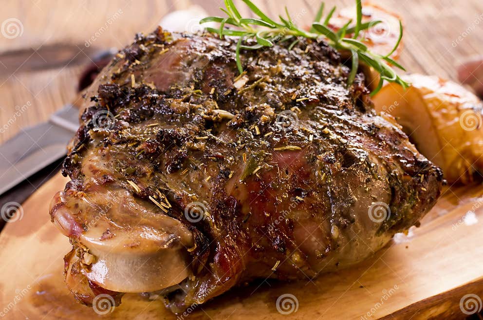 Assado de cordeiro imagem de stock. Imagem de carne, feito - 37643267