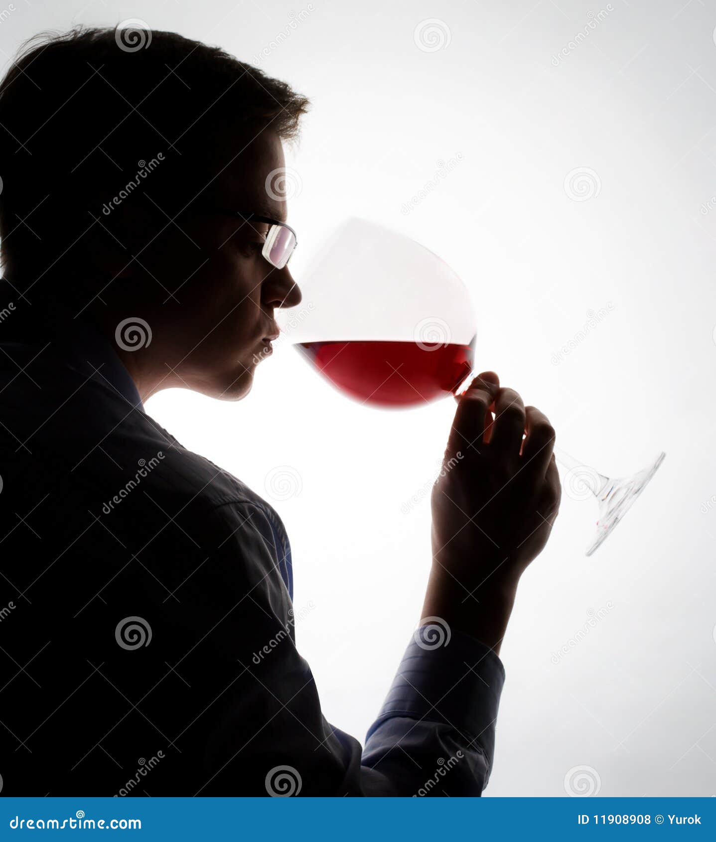 Assaggio di vino fotografia stock. Immagine di nero, sociale - 11908908