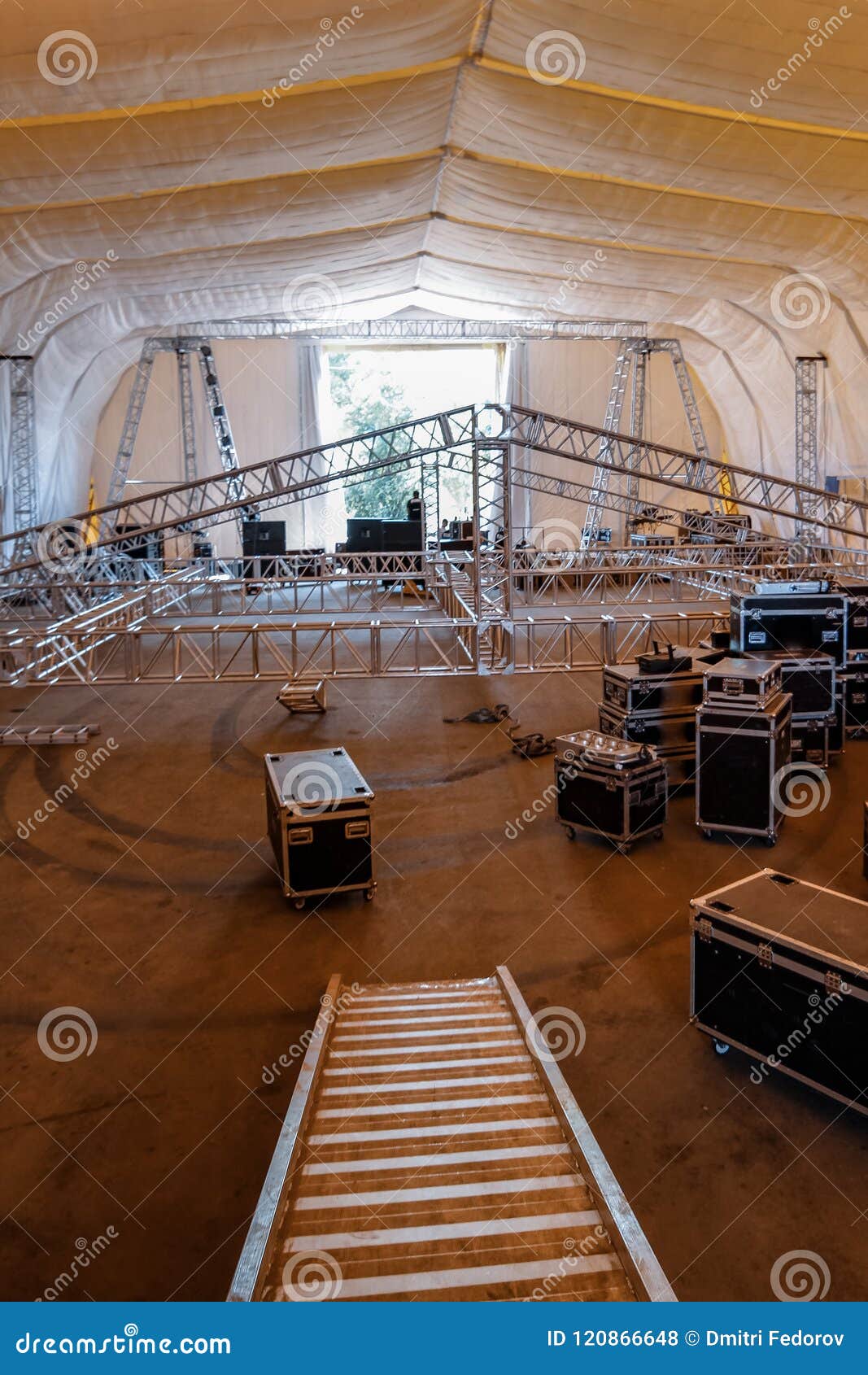 Assembling Constructions for the Concert Scene Stock Photo - Image of ...