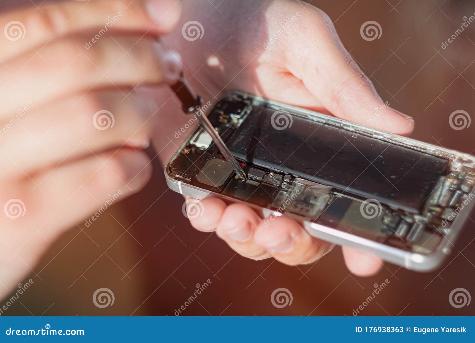 Assembly and Disassembly of a Broken Smartphone, Replacement of ...