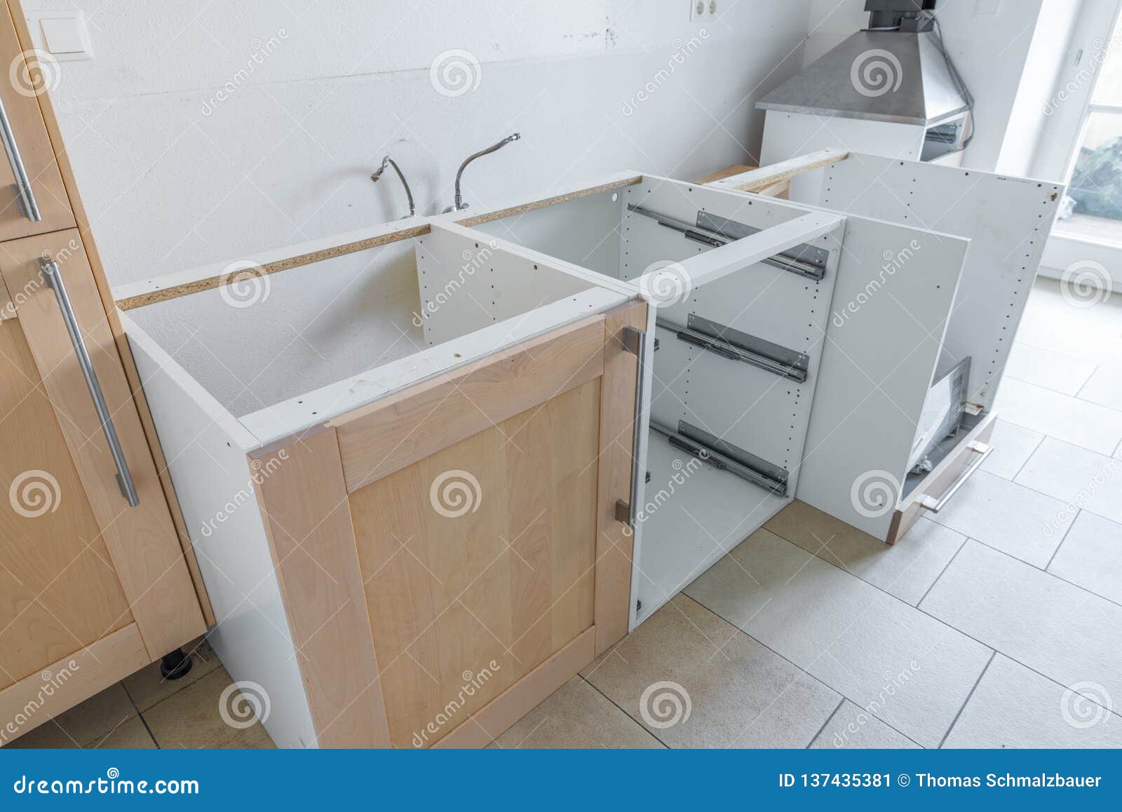 Assembly or Disassembly of a Fitted Kitchen in a Rented Flat Stock ...